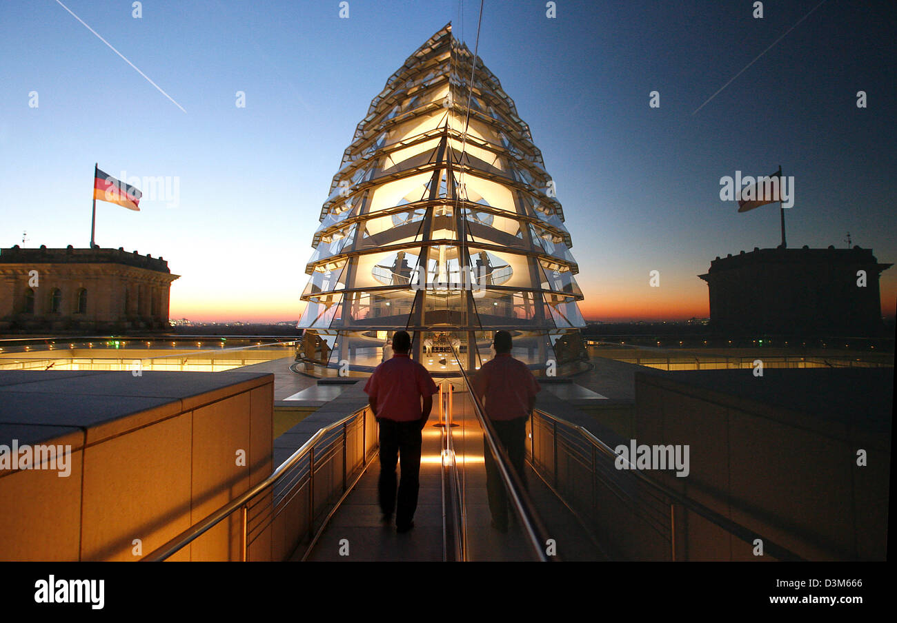 Terrace cafe parliament hi-res stock photography and images - Alamy