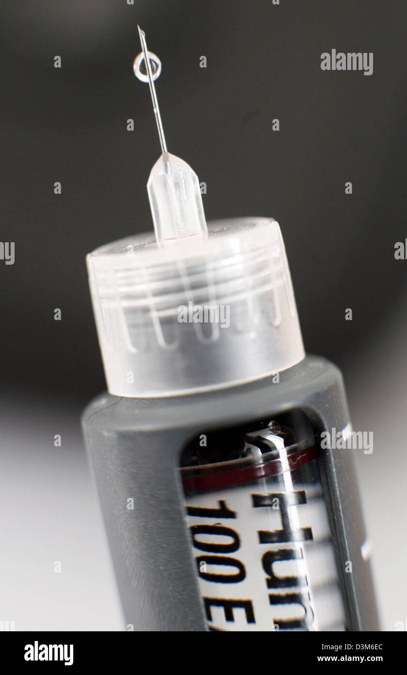 (dpa) - The picture shows a modern insulin syringe, Frankfurt Main ...