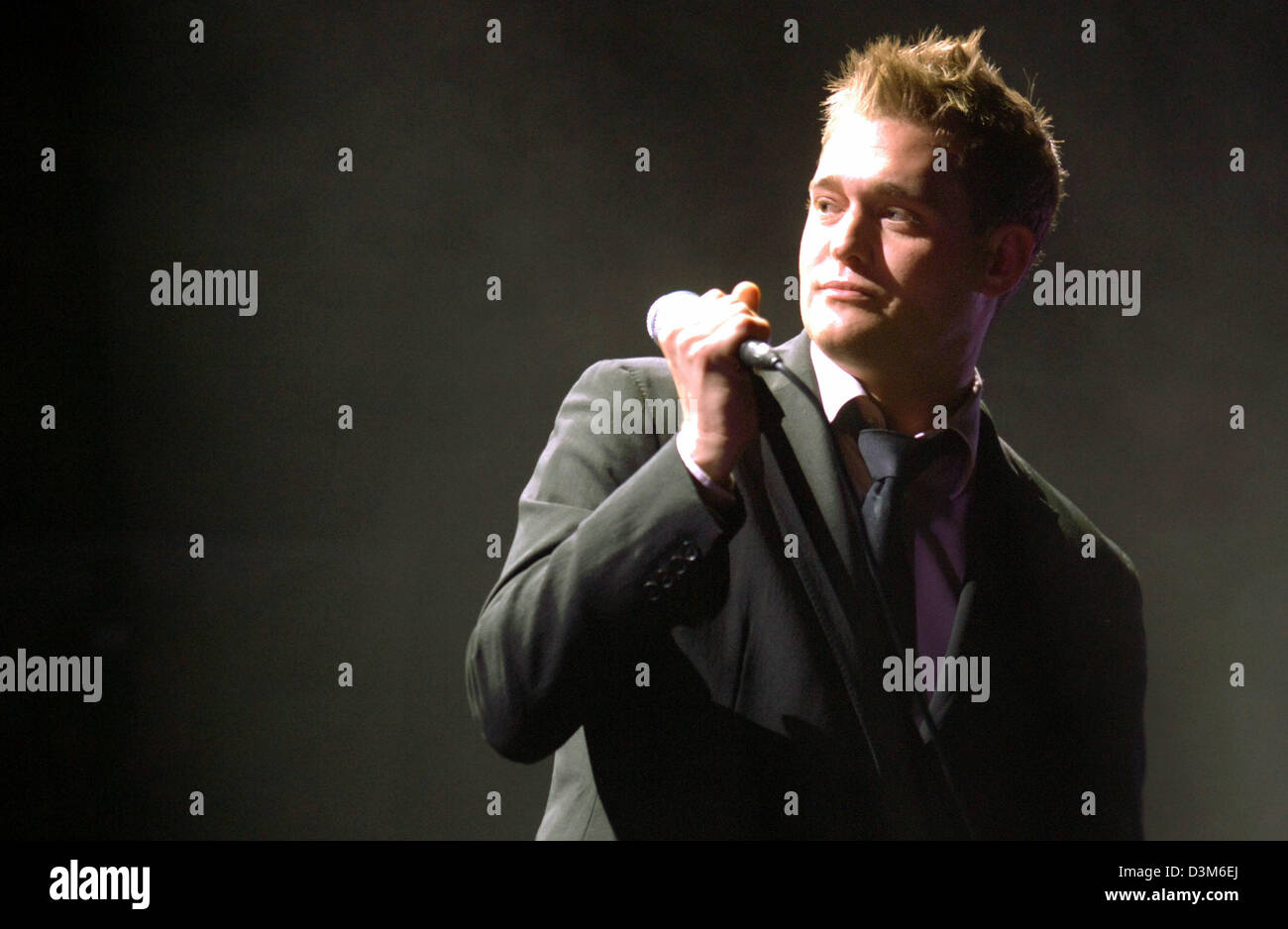 (dpa) - Canadian singer and entertainer Michael Buble performs at the ...