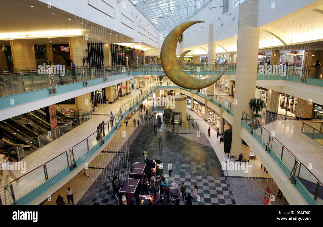 (dpa) - The picture shows an interior view of Abu Dhabi Mall in Abu ...