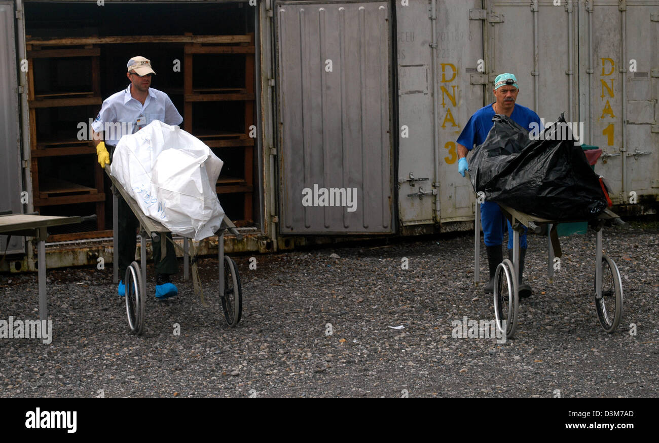 Thailand tsunami doctor hi-res stock photography and images - Alamy