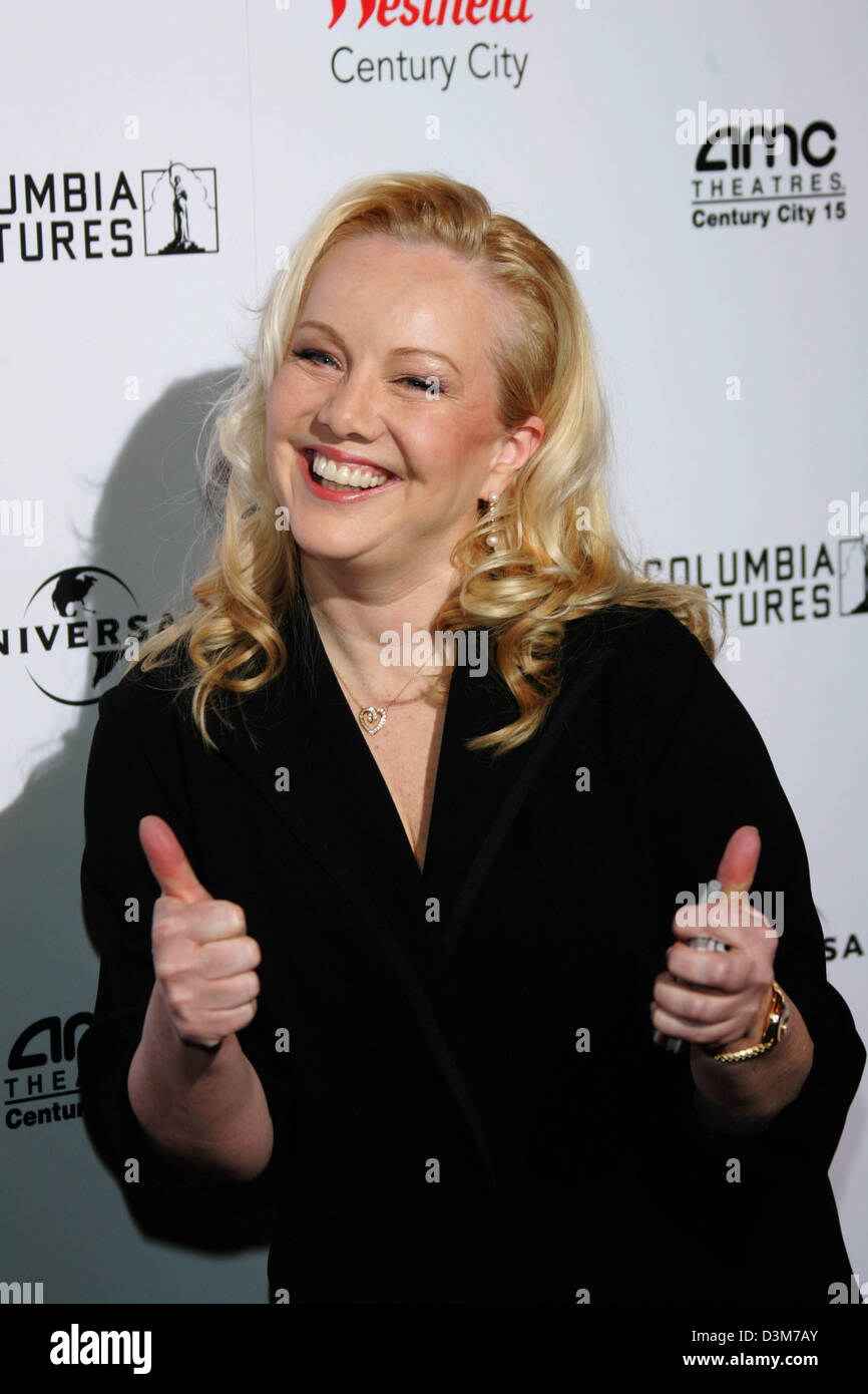 (dpa) - US film director Susan Stroman gives two thumbs up and smiles ...
