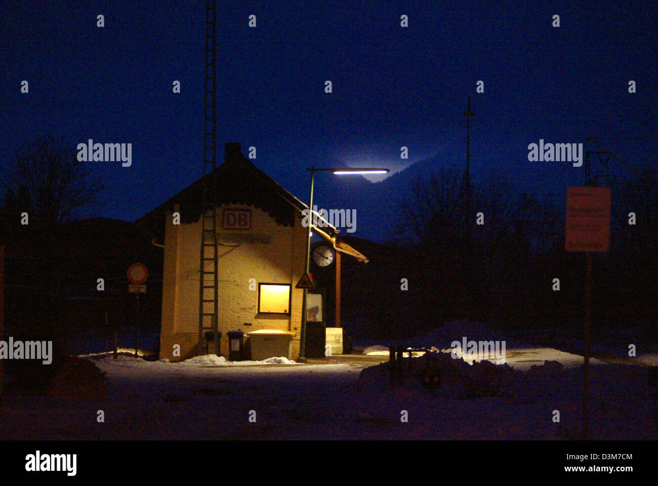 (dpa) - The picture shows the idyllic train station of parish ...