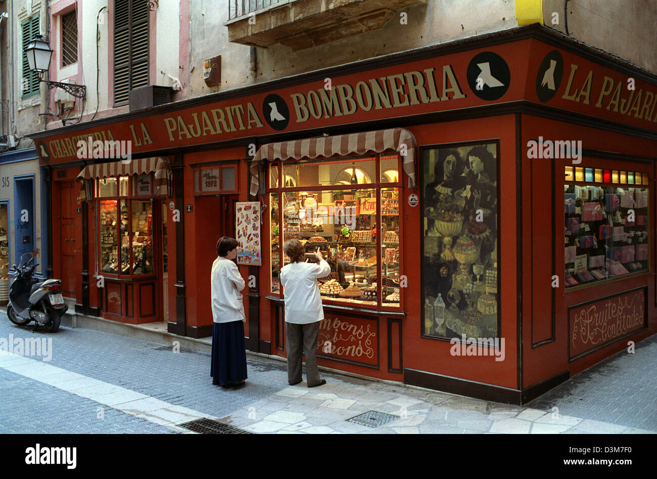 Esp exterior group back view hi-res stock photography and images - Alamy