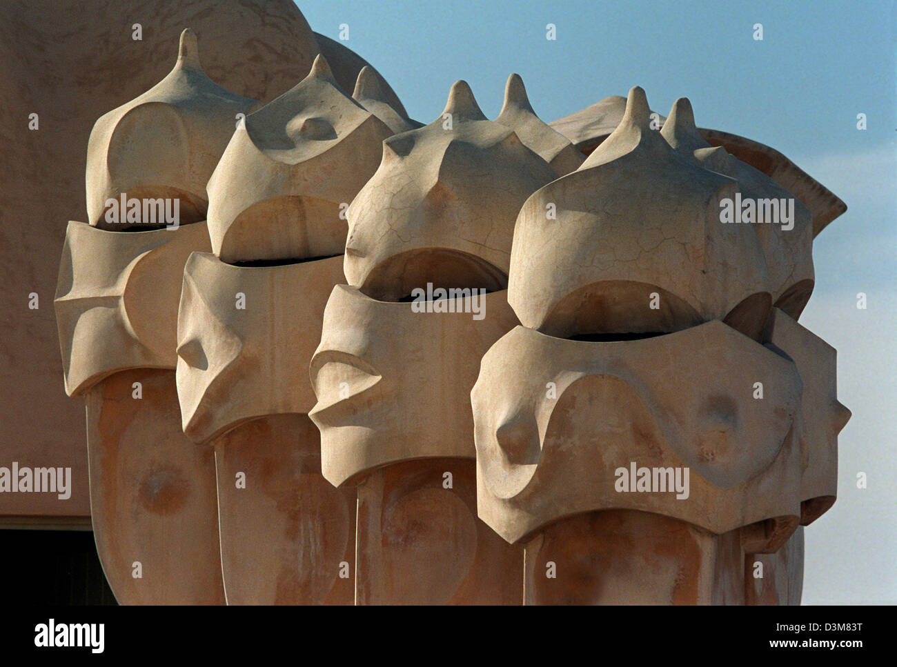 (dpa file) - The picture shows a series of chimney stacks from ...