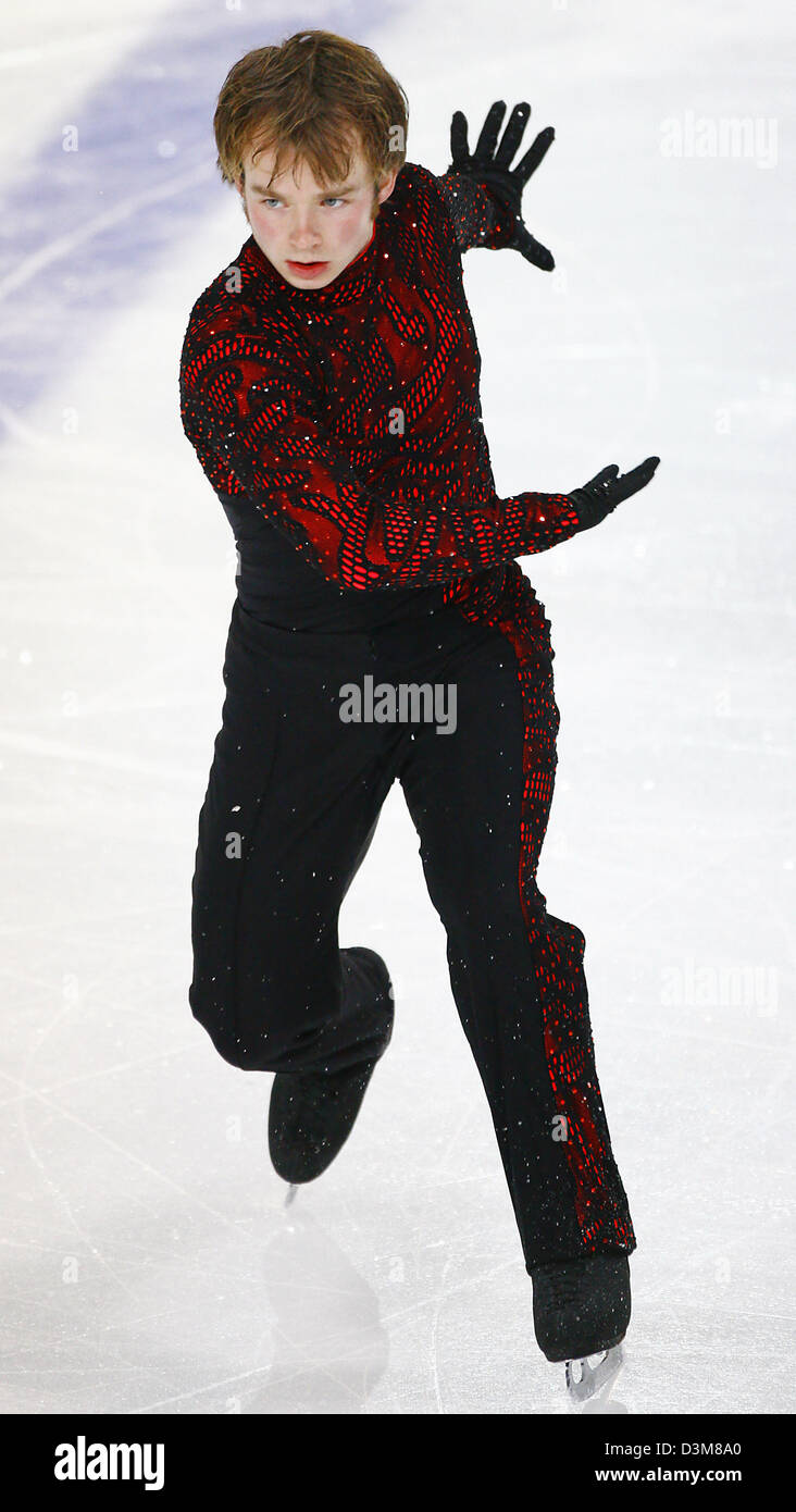 (dpa) - German figure skater Stefan Lindemann (25) performs in the men ...