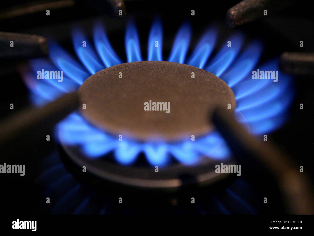 Ignited gas stove hi-res stock photography and images - Alamy