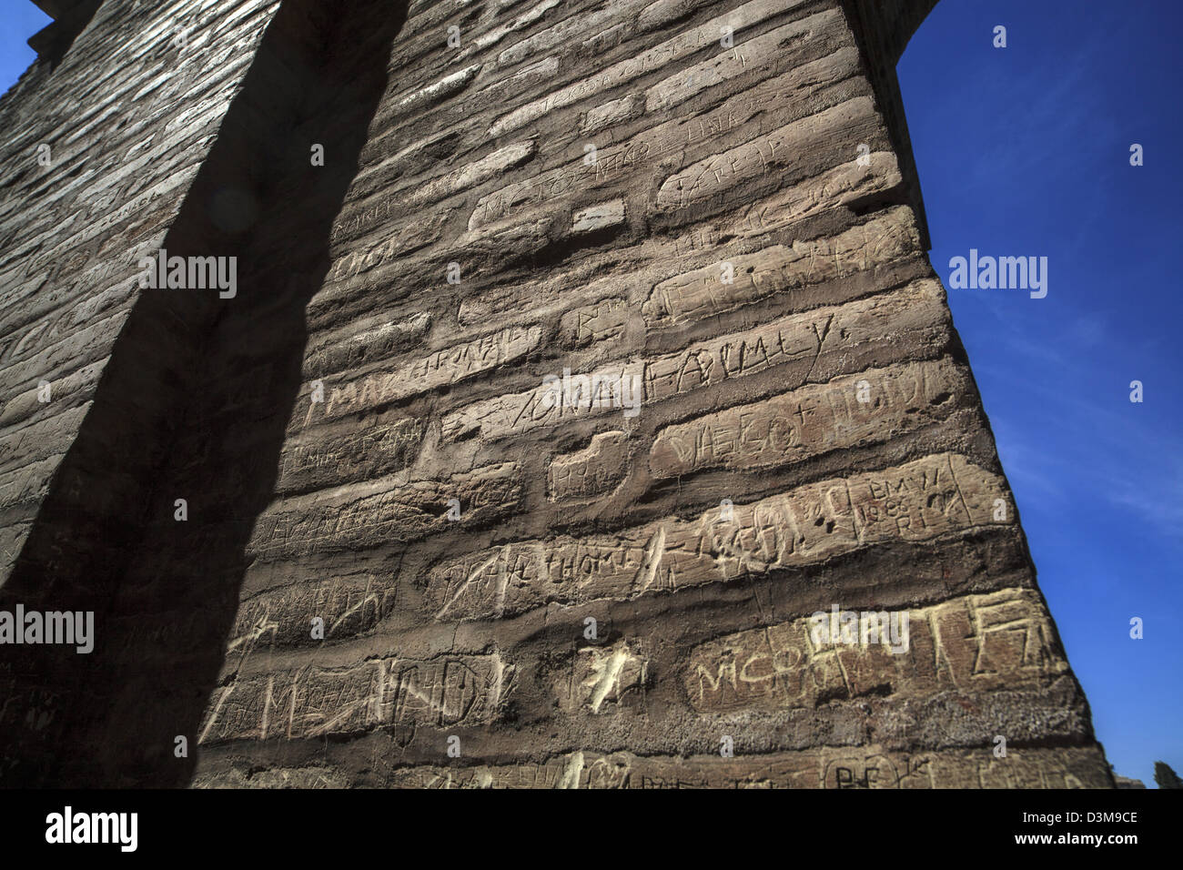 Roman graffiti hi-res stock photography and images - Alamy