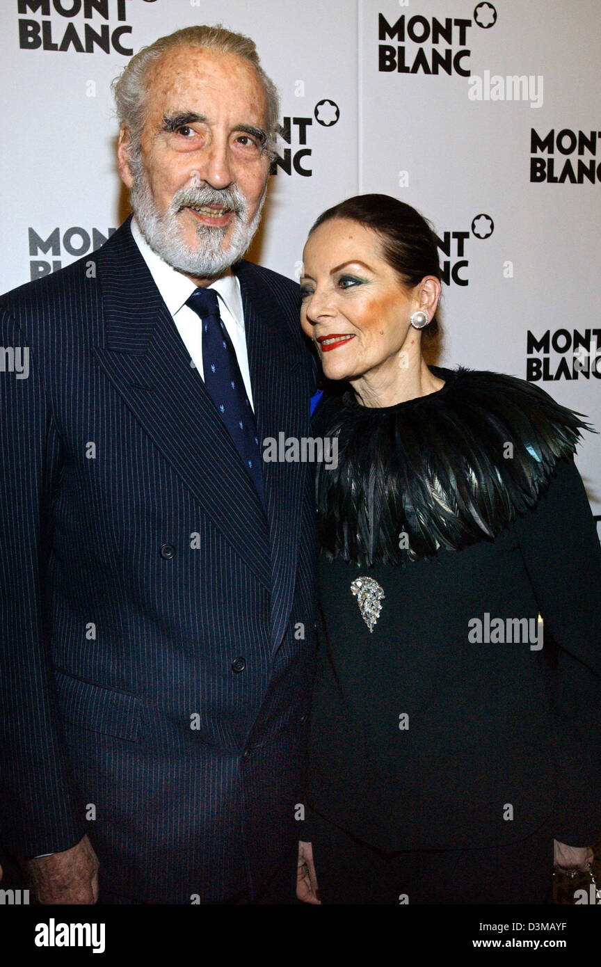 (dpa) - US American actor Christopher Lee and his wife Gitte smile ...