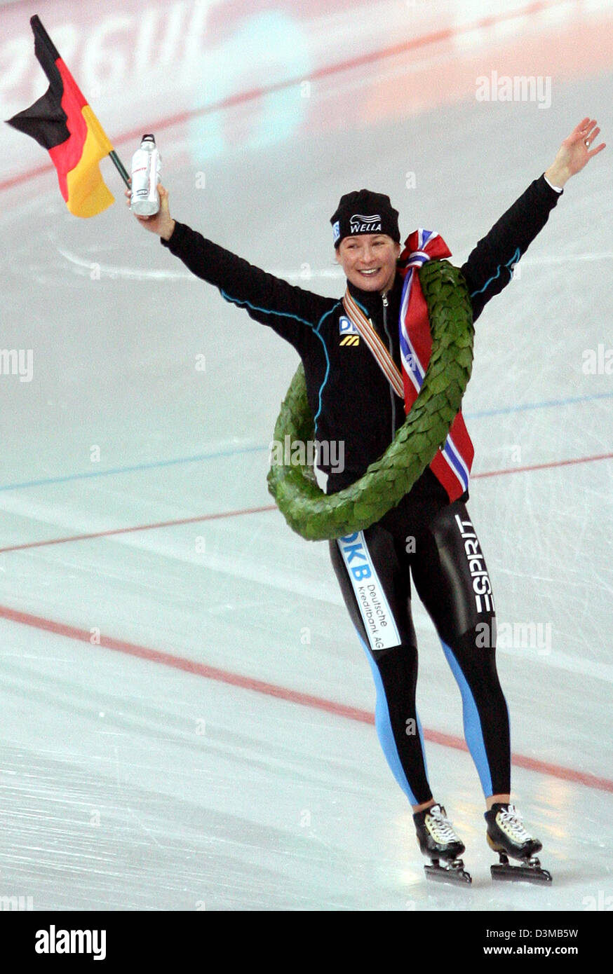 (dpa) - German speed skater Claudia Pechstein celebrates her European ...