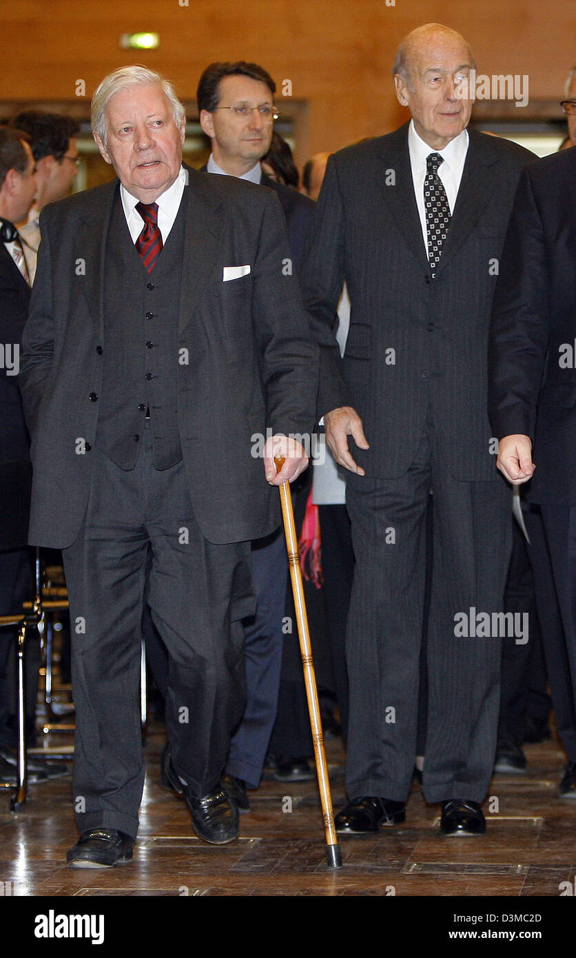 Former German Chancellor Helmut Schmidt (L) and former French President ...