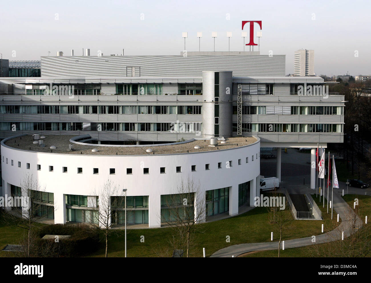 The picture shows the headquarters of Deutsche Telekom (L) and Deutsche ...