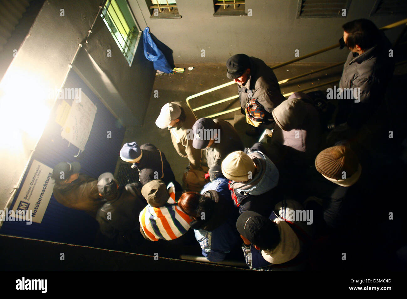 Social issues soi homelessness weather wea queuing shelter seasons ...