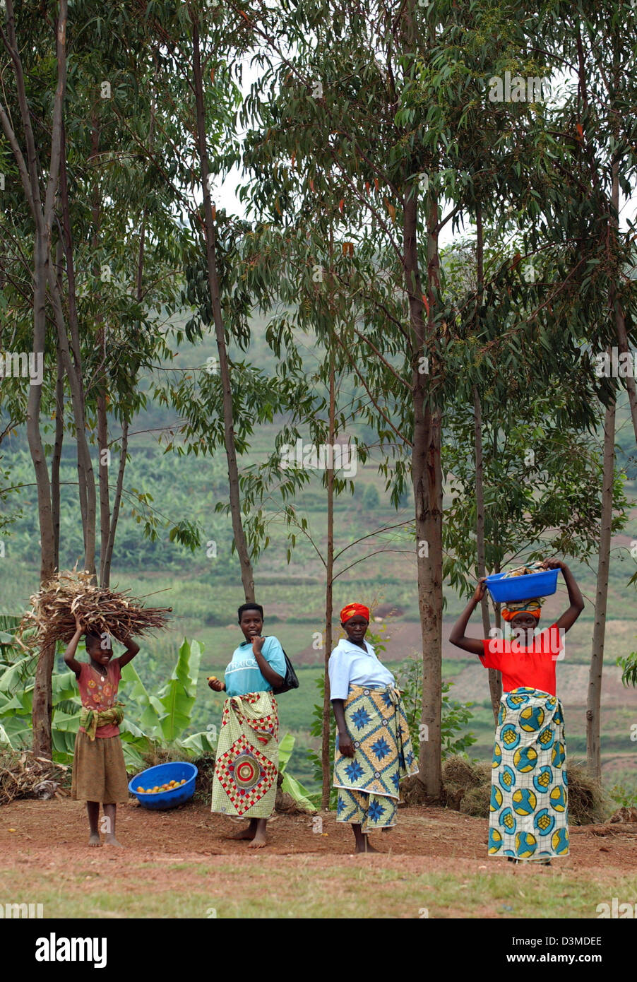 Tutsi girl hi-res stock photography and images - Alamy