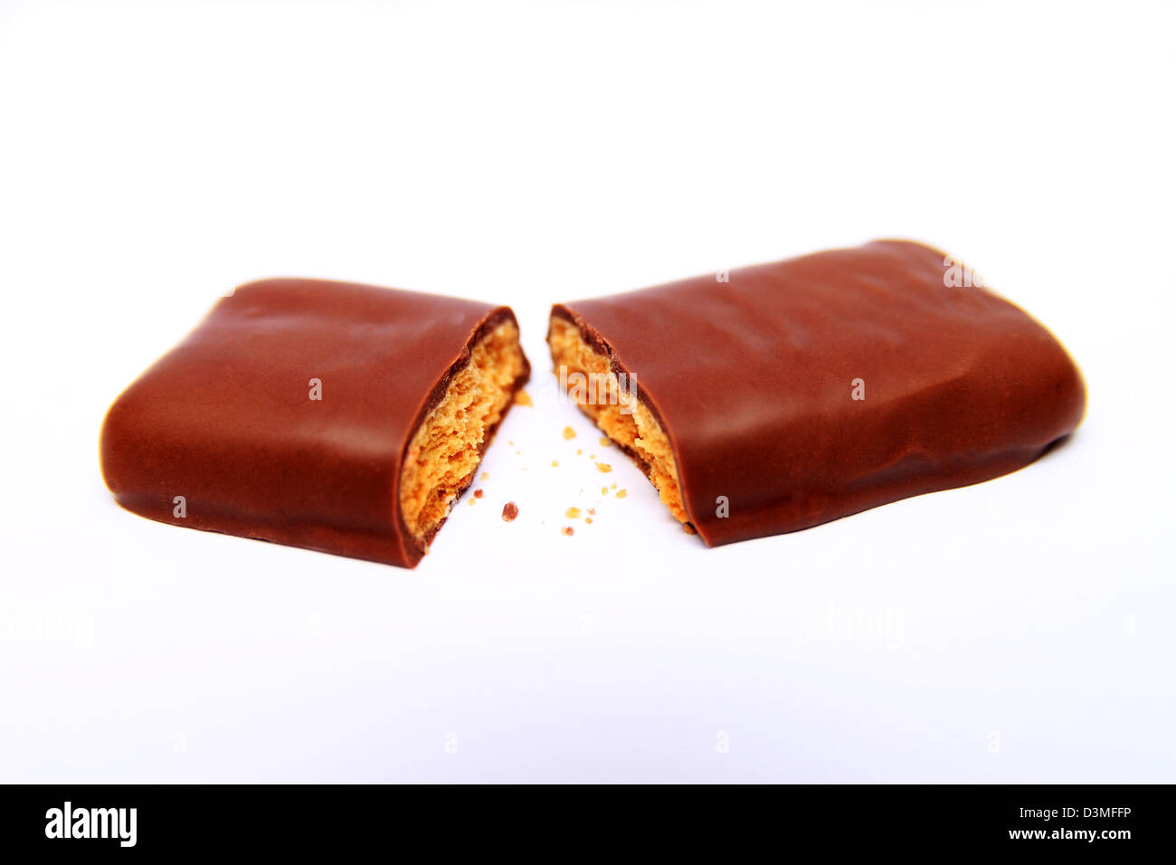 Broken chocolate biscuit Stock Photo - Alamy