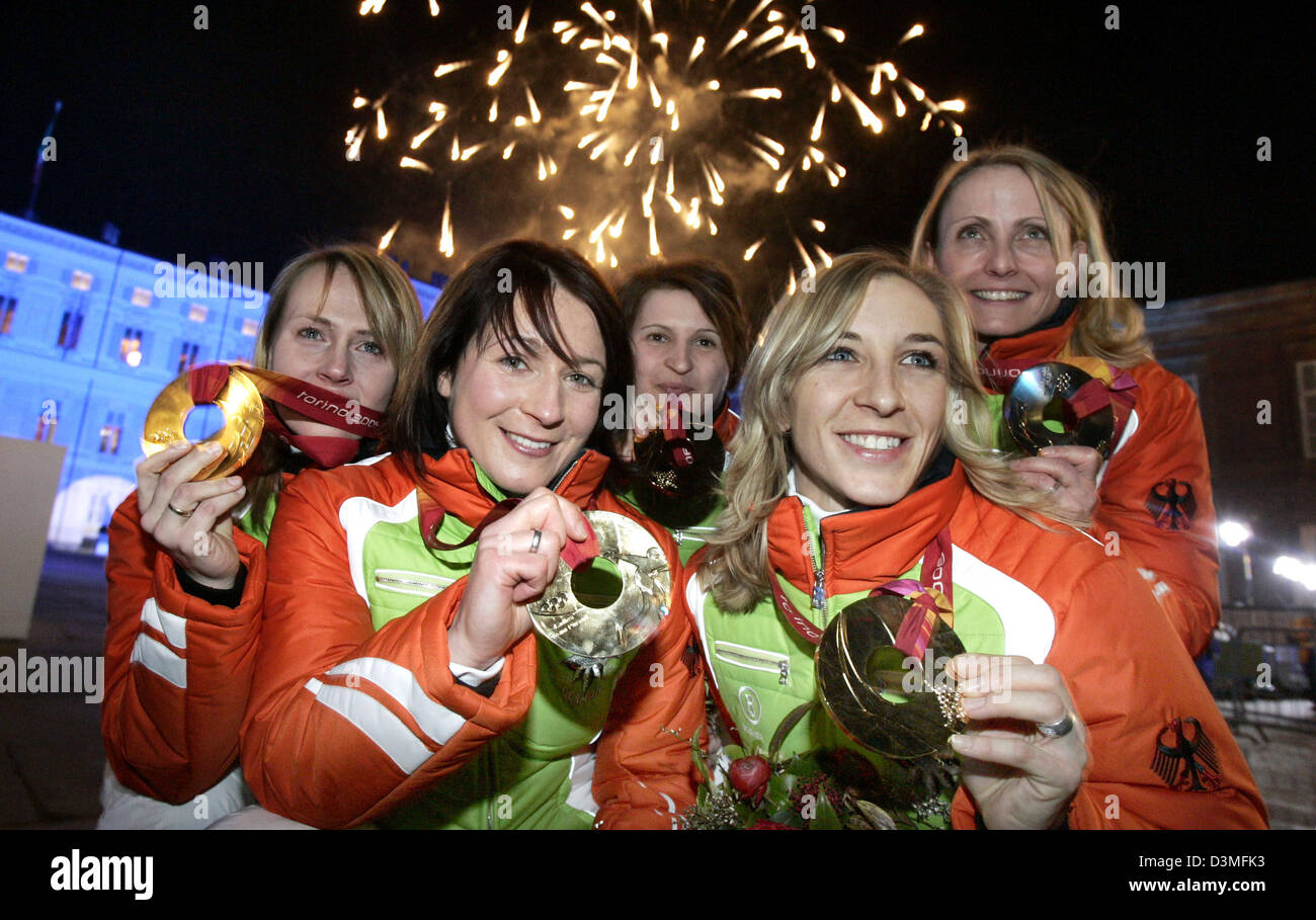 The German women speedskating team (from L) Lucille Opitz, Claudia ...