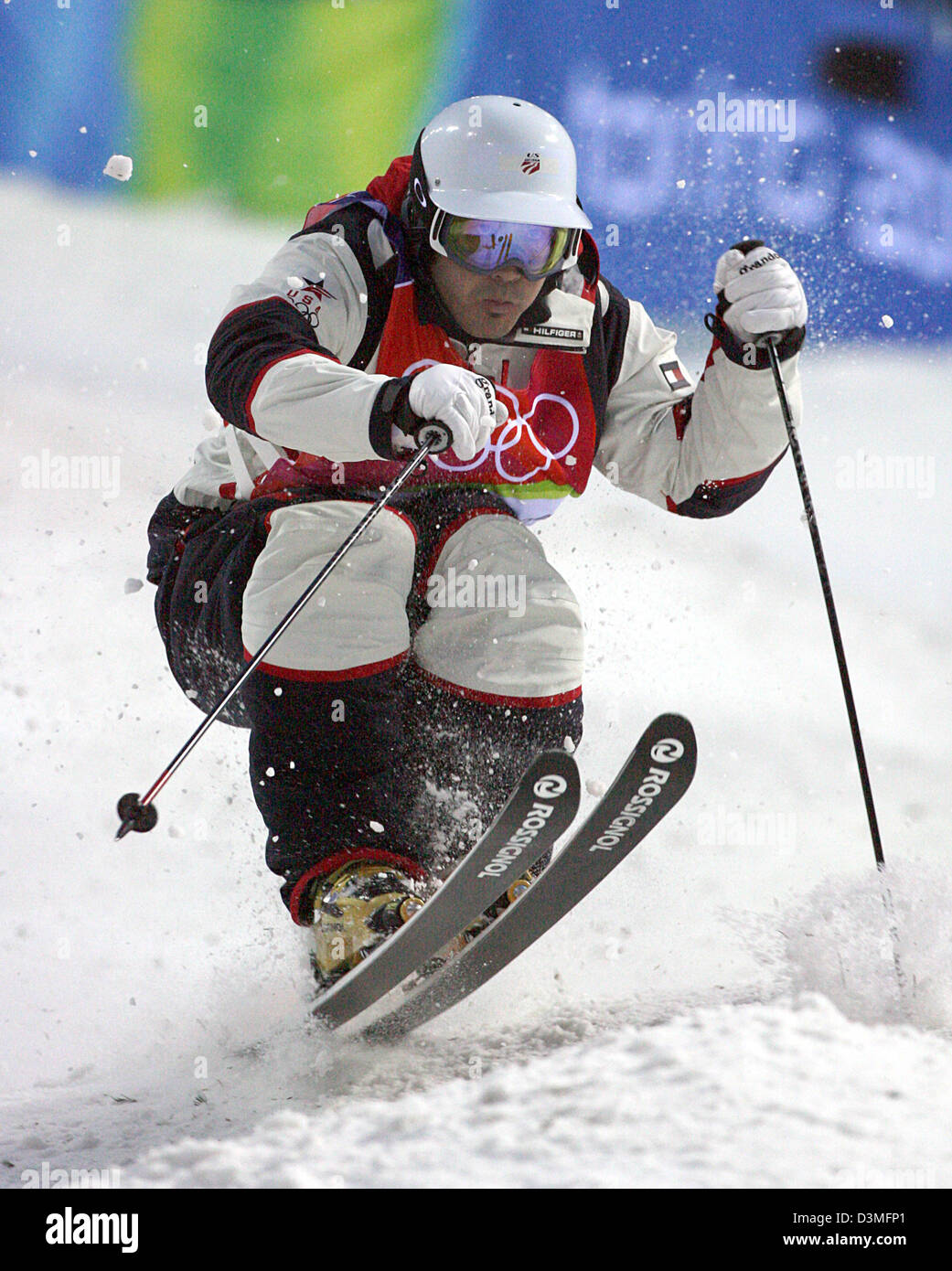 US American Freestyler Toby Dawson races down at the Olympic Men's ...