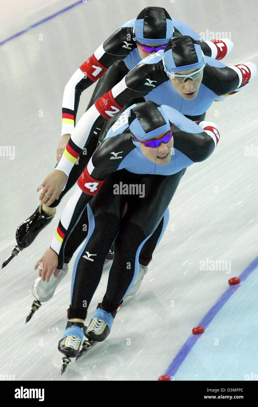 The German women's speed skating team, (from front) Claudia Pechstein ...