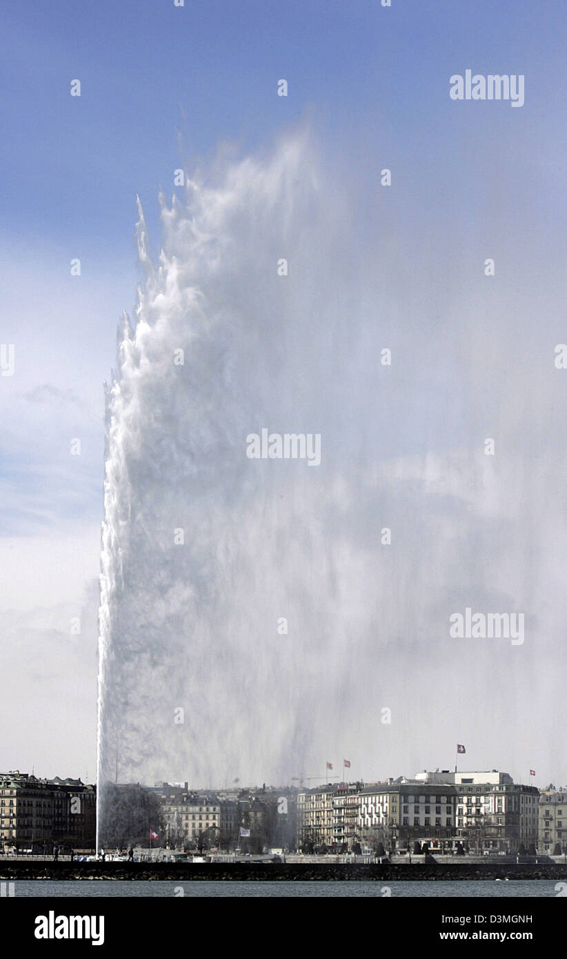 The picture shows the fountain of the Geneva Lake in Geneva ...