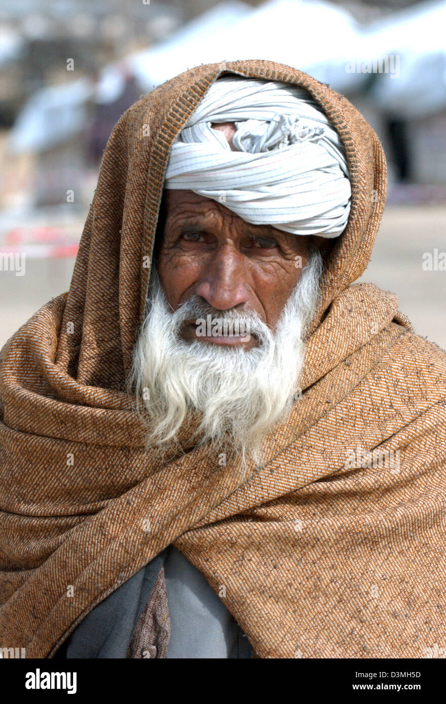 (dpa file) An elder covered in a robe pictured at the refugee camp near ...