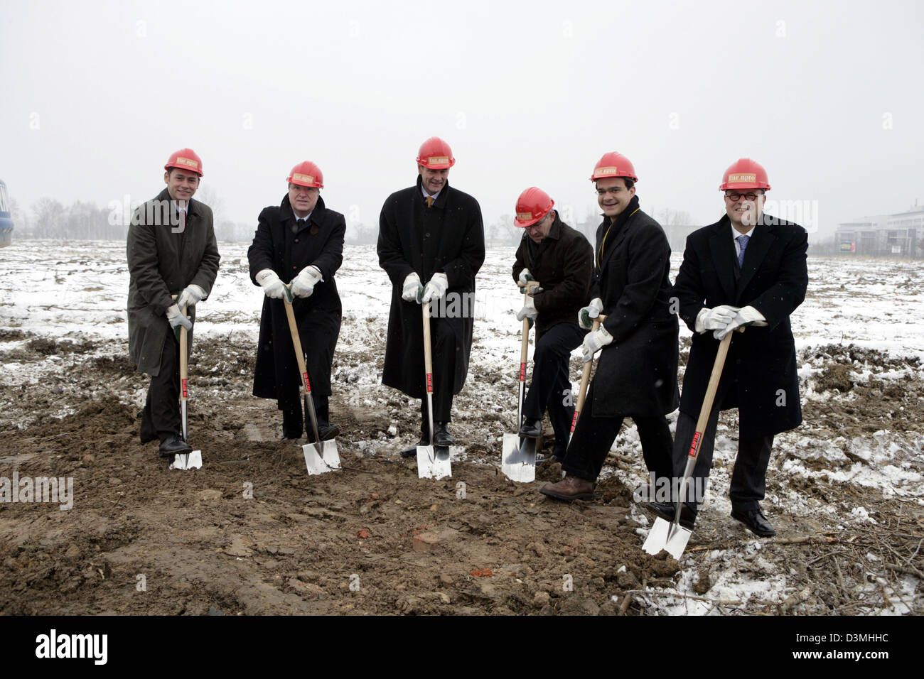 (from L) Danny Peeters, chief operating officer of Eurinpro, Detlef ...