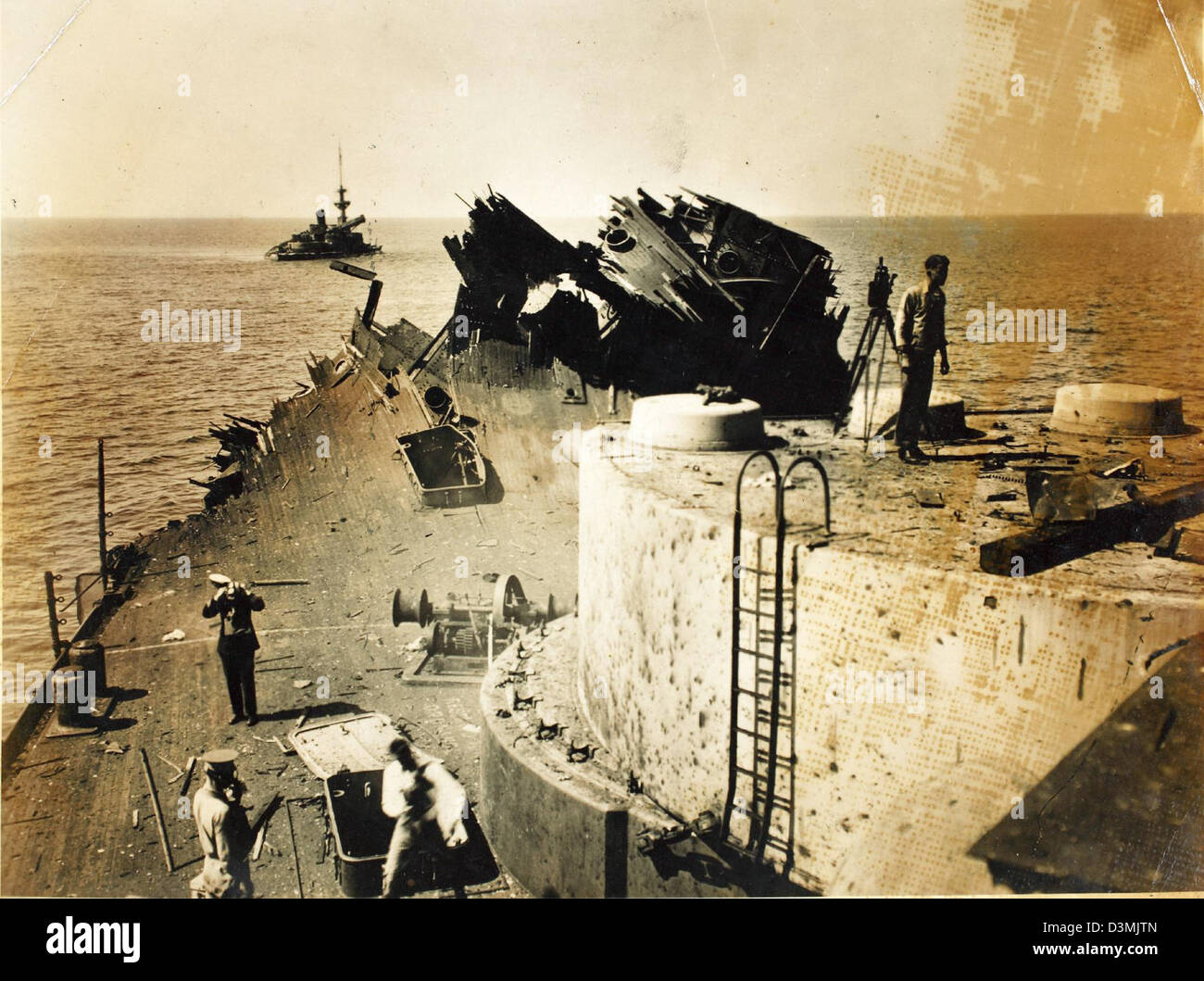 Aerialbombingtestsonships hi-res stock photography and images - Alamy