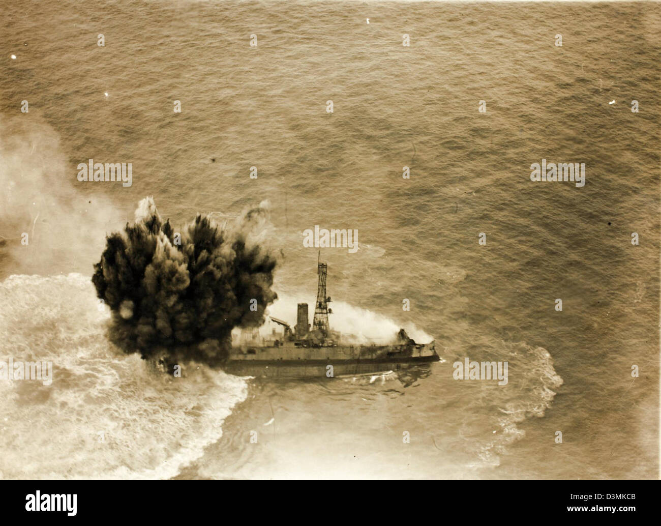 Aerialbombingtestsonships hi-res stock photography and images - Alamy