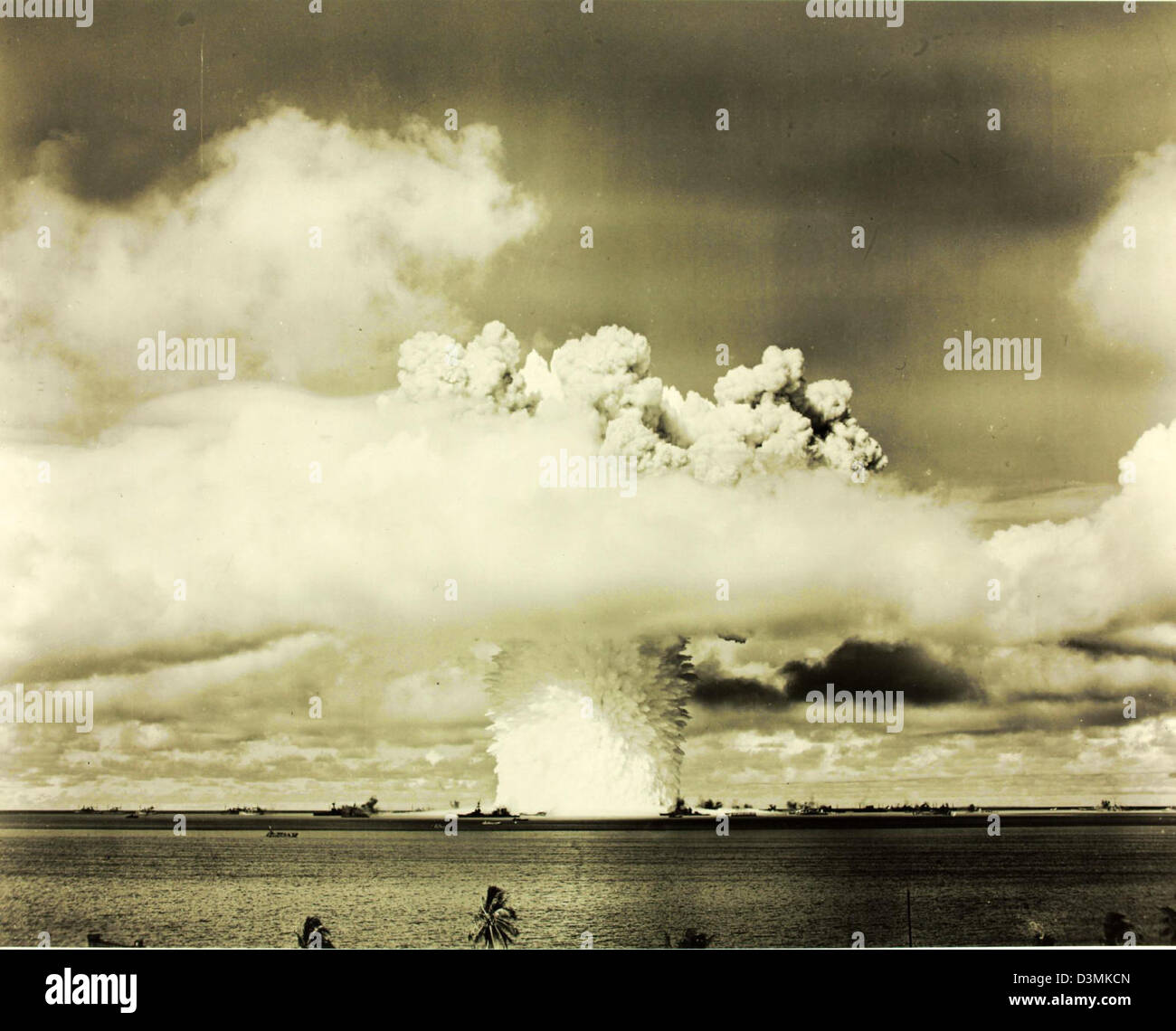 Atomic Bomb Test Stock Photo - Alamy