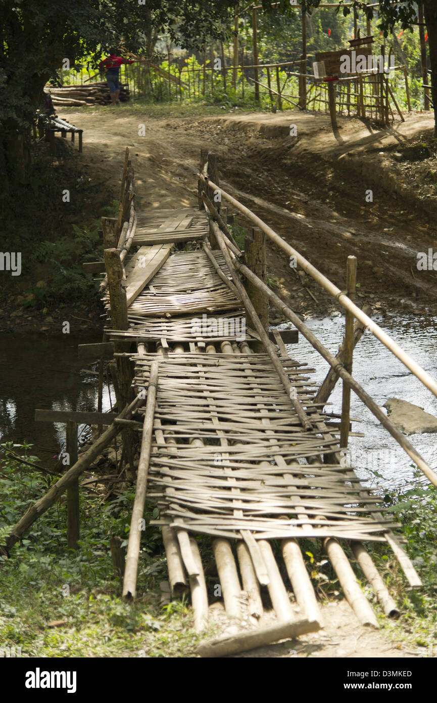 Bamboo footbridge hi-res stock photography and images - Alamy