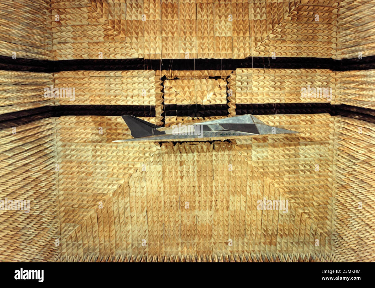 F 117 hi-res stock photography and images - Alamy