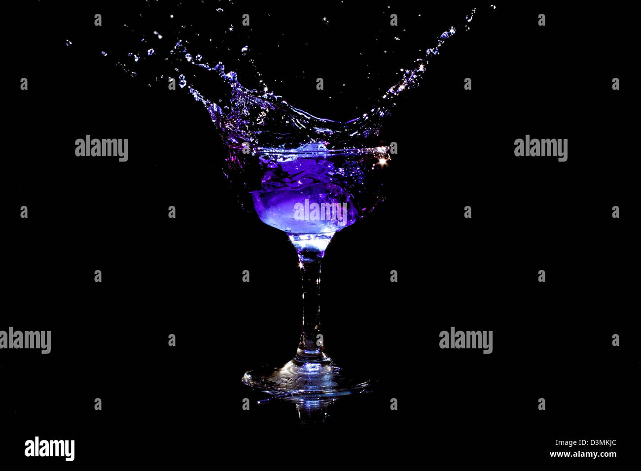 Purple color splash hi-res stock photography and images - Alamy