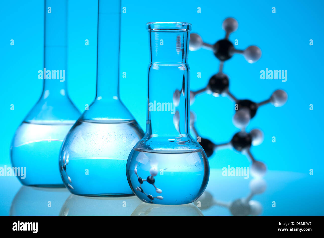 Molecular construction hi-res stock photography and images - Alamy