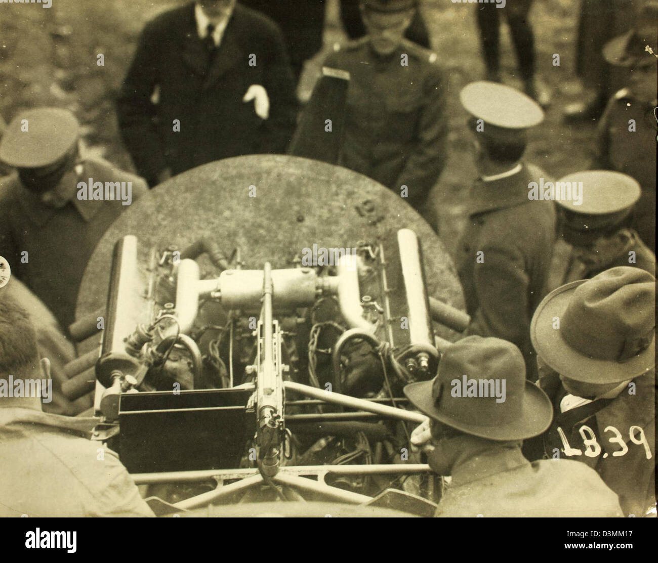 Weapon synchronization hi-res stock photography and images - Alamy