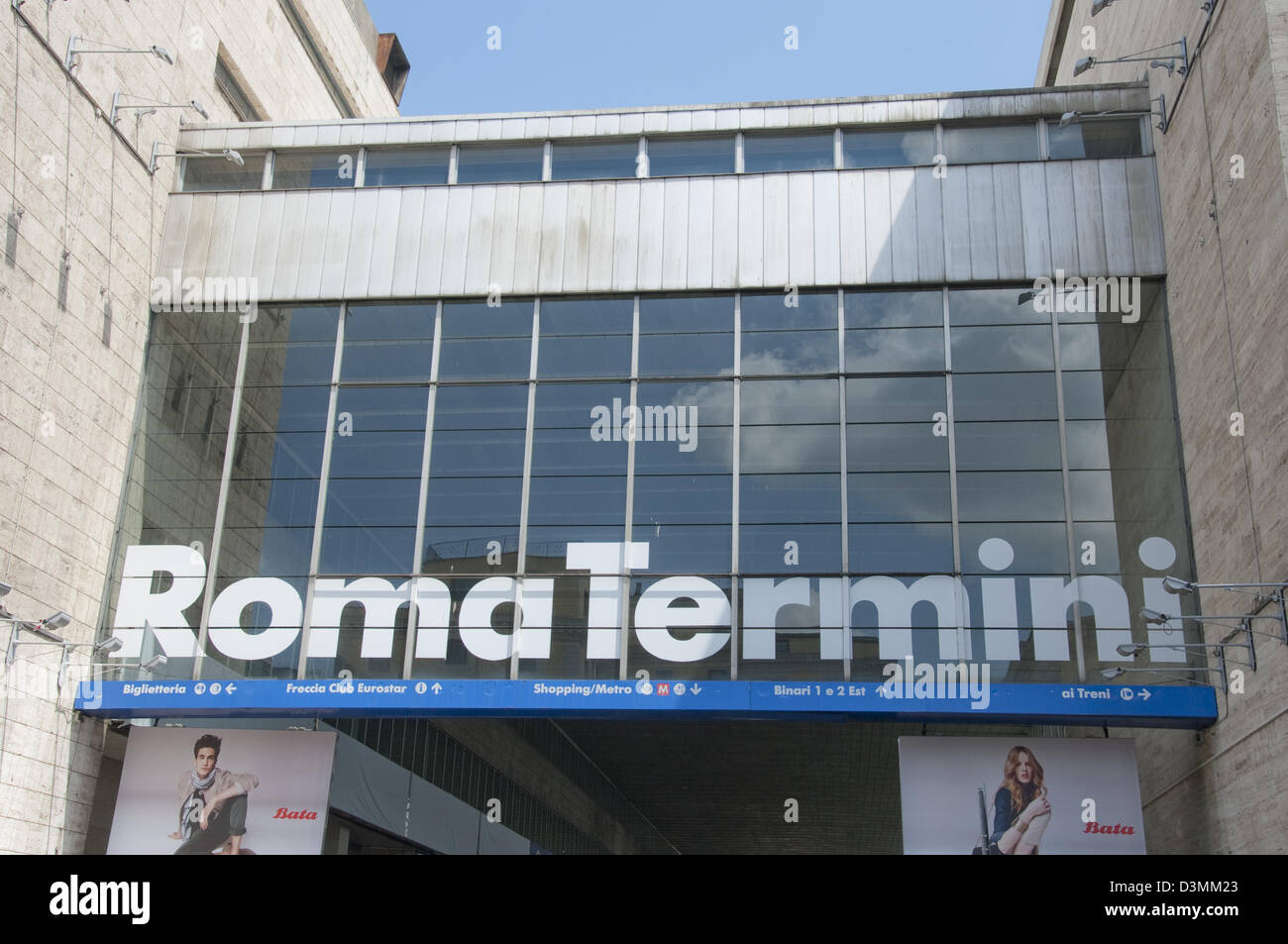 Rail termini hi-res stock photography and images - Alamy