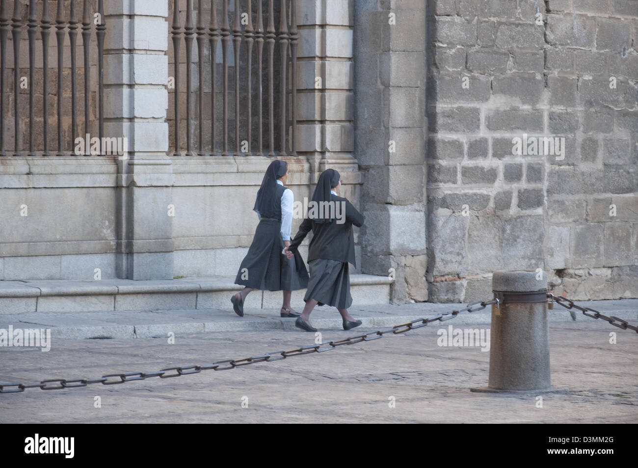 Two roman catholic nuns in hi-res stock photography and images - Alamy