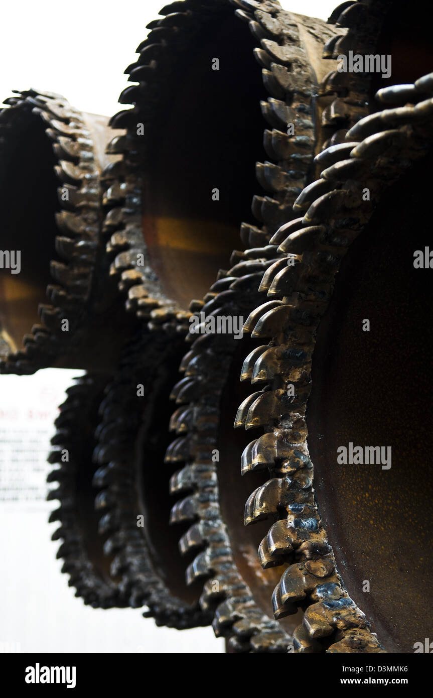 Pile foundation hi-res stock photography and images - Alamy