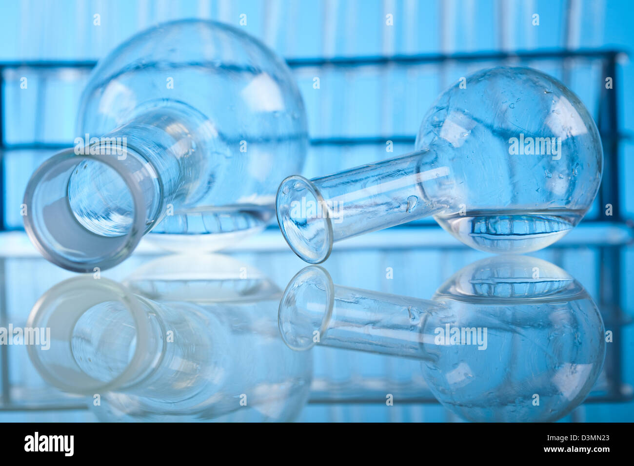 Chemical laboratory glassware equipment Stock Photo - Alamy
