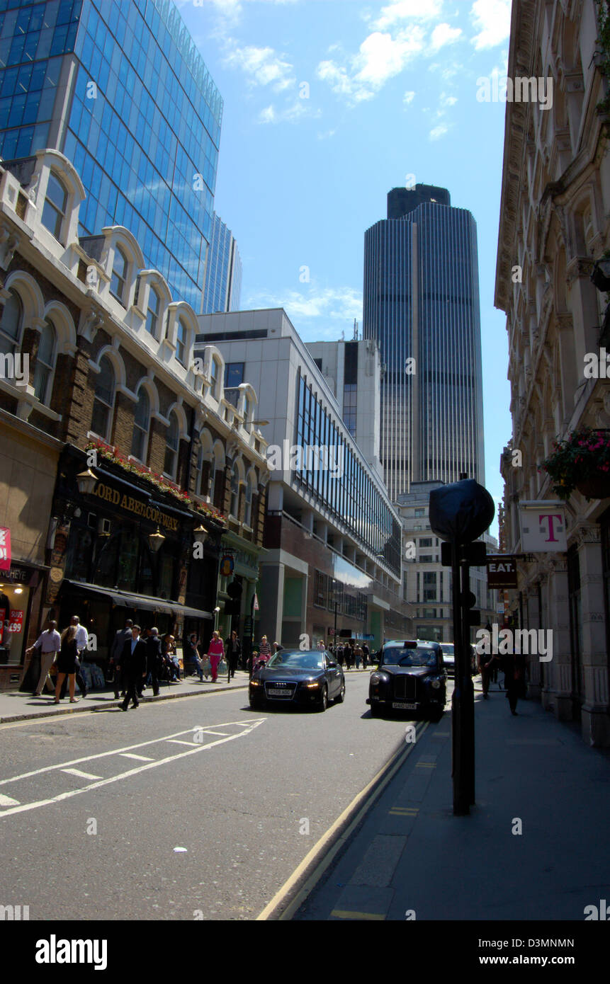 Pavement shade street sunlight uk hi-res stock photography and images ...