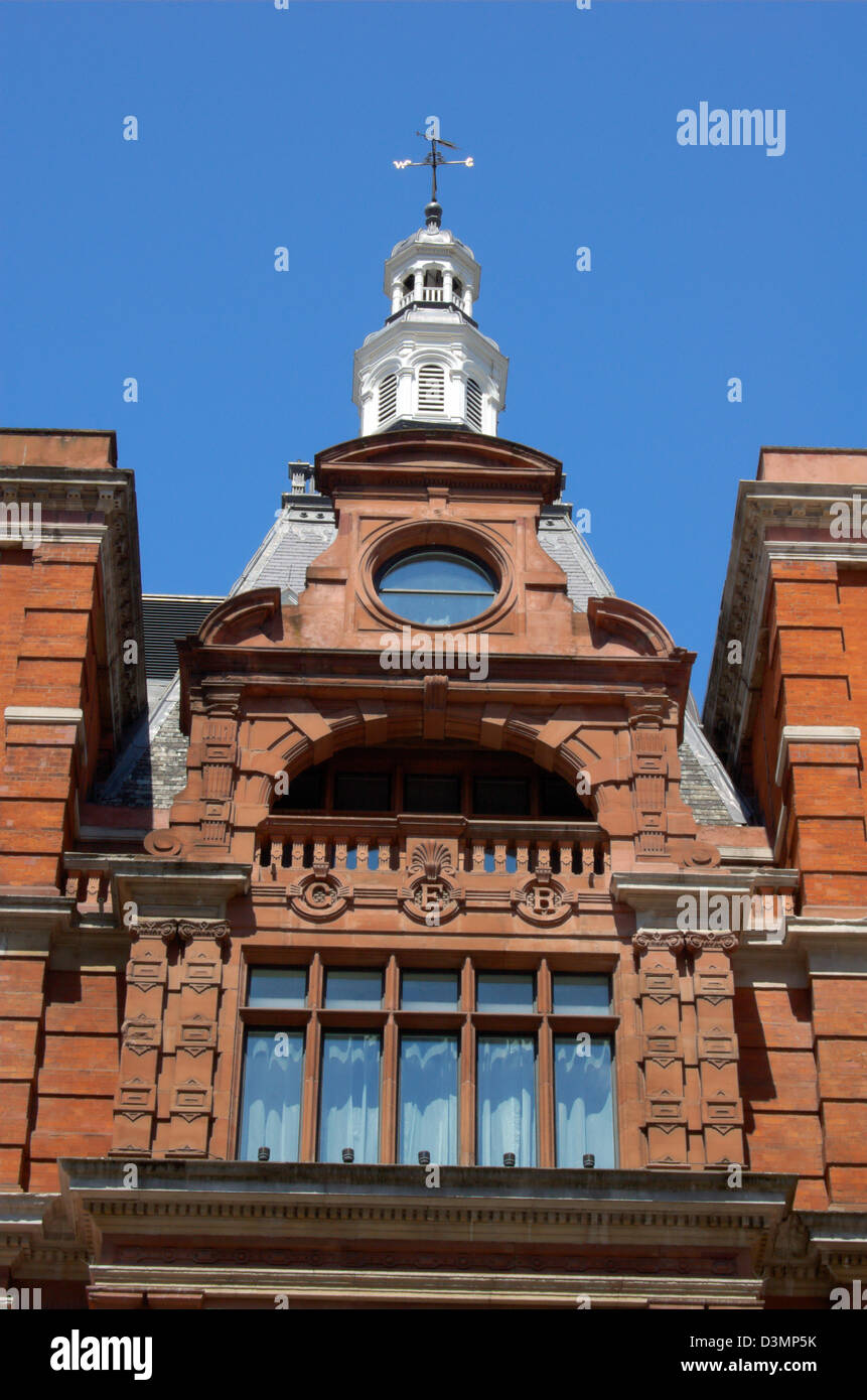 Traditional office building in the City of London, England Stock Photo ...