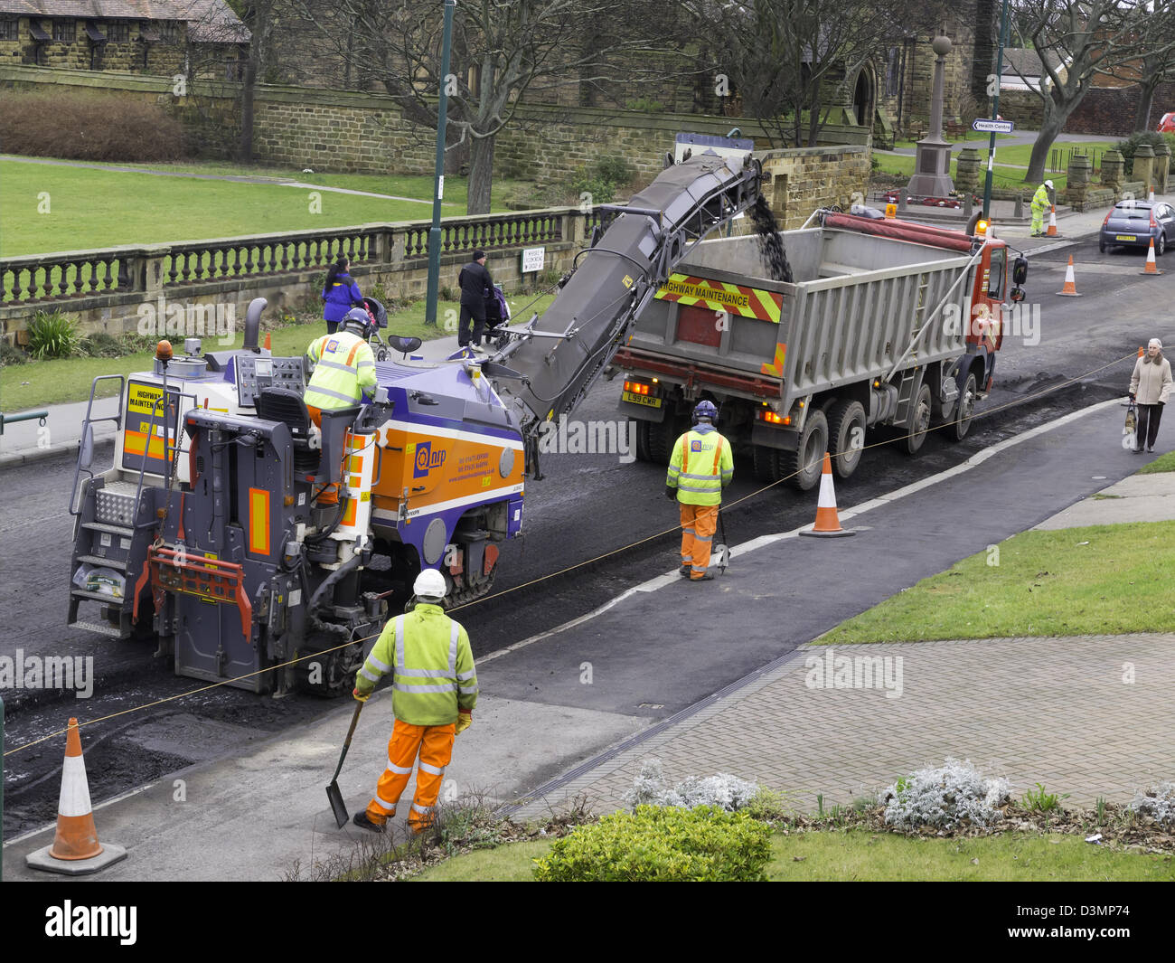 Road planing hi-res stock photography and images - Alamy