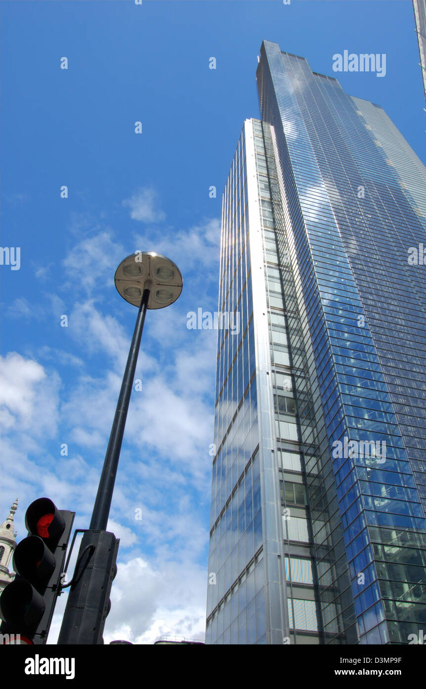 110 Bishopsgate skyscraper in the City of London, England Stock Photo ...