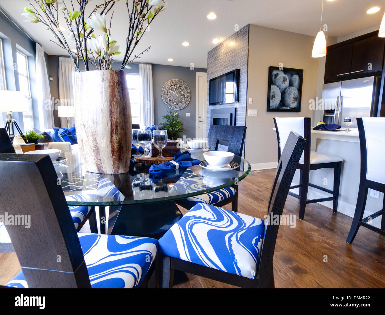 Modern dining room with table and chair Stock Photo - Alamy