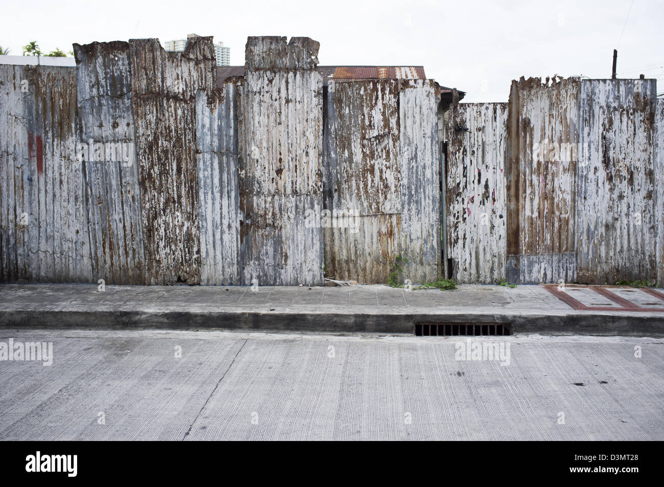 Corrugated iron wall hi-res stock photography and images - Alamy