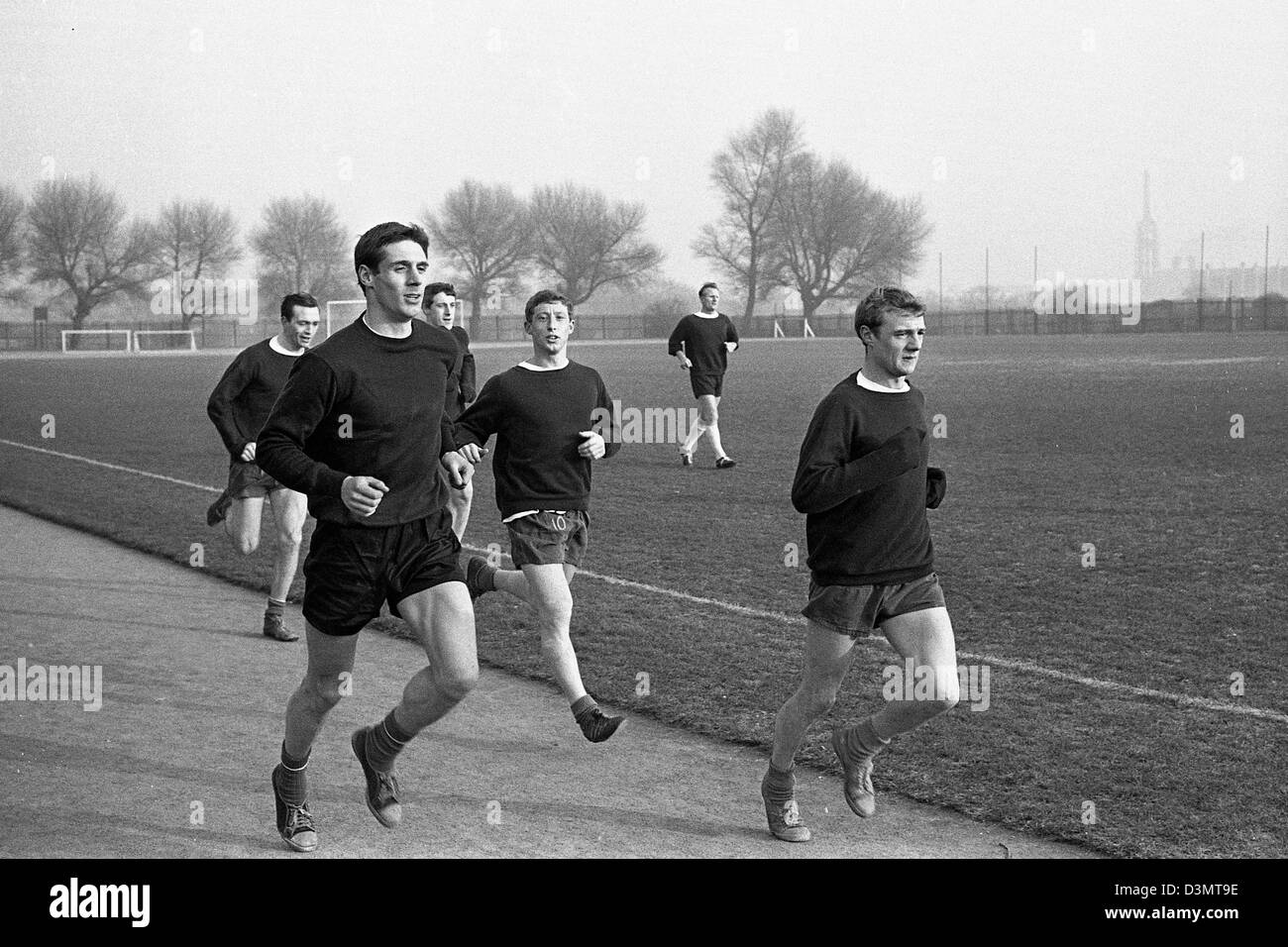 Clive clark west bromwich albion hi-res stock photography and images ...