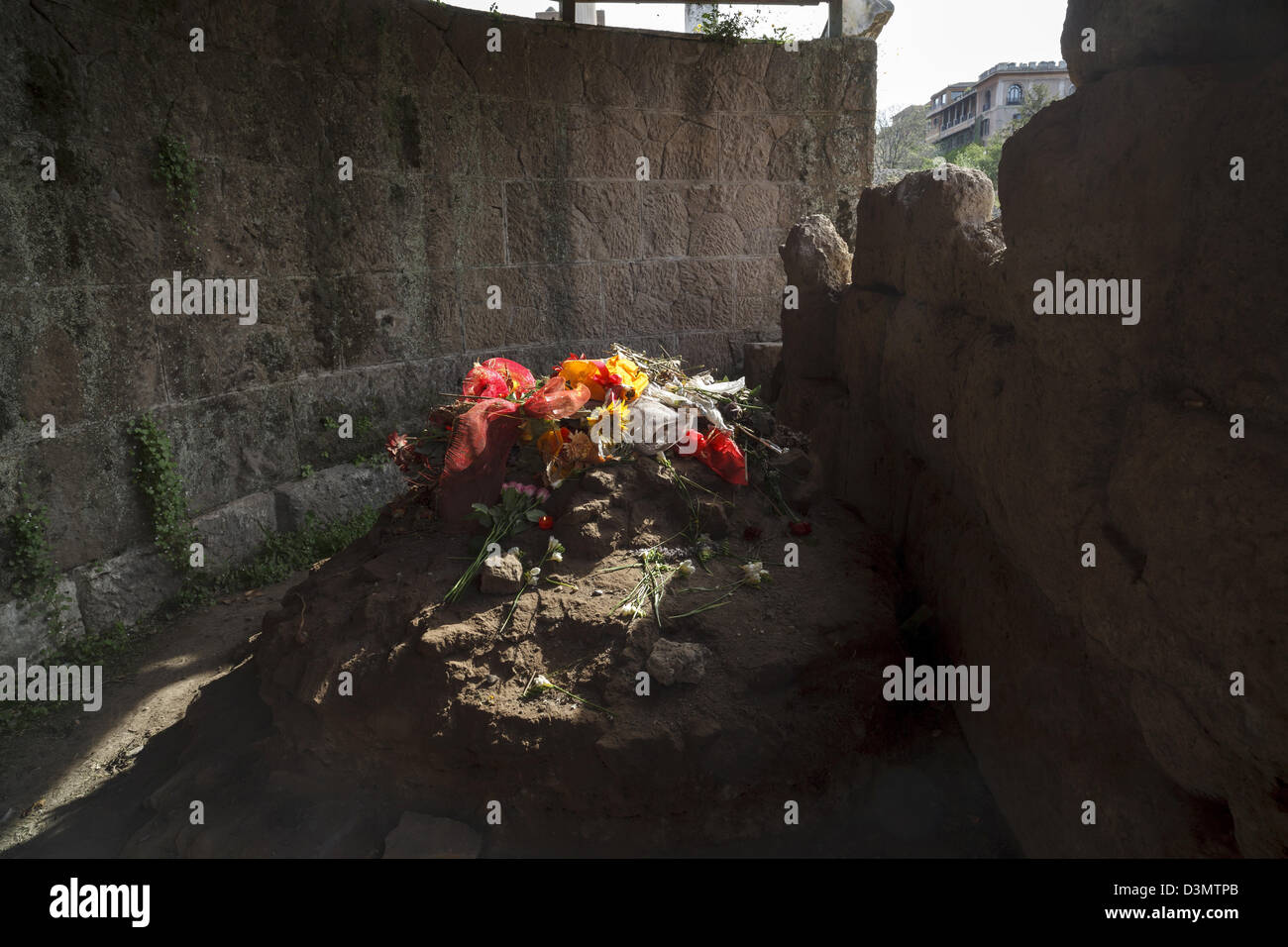 Flowers on the remains of the altar in the Temple of Caesar in Rome's ...