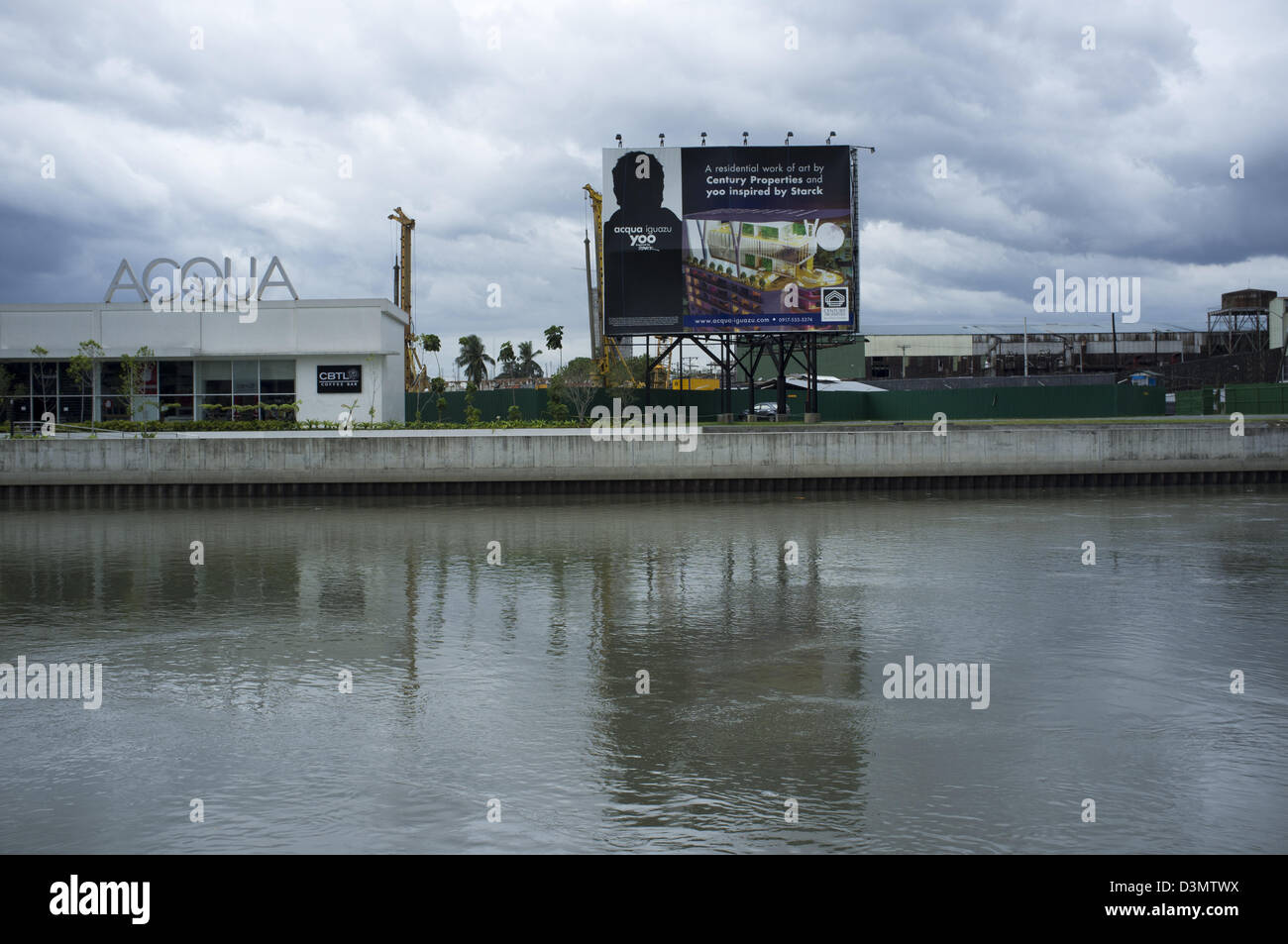 Riverside Development Manila Stock Photo - Alamy