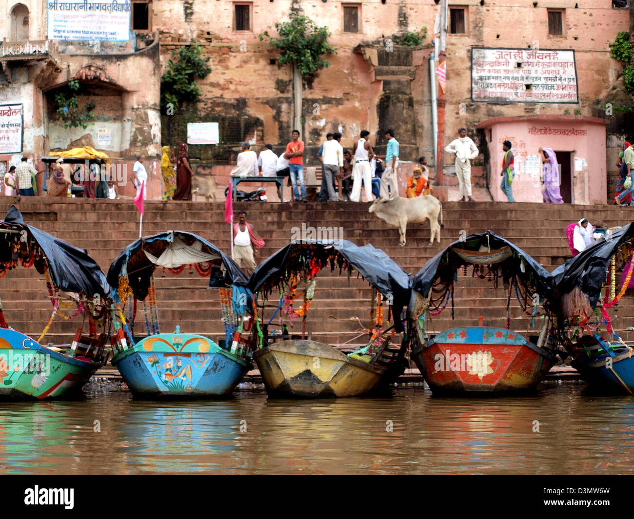 Boats on the Mandakini river in Chitrakoot (Chitrakuta), India Stock ...