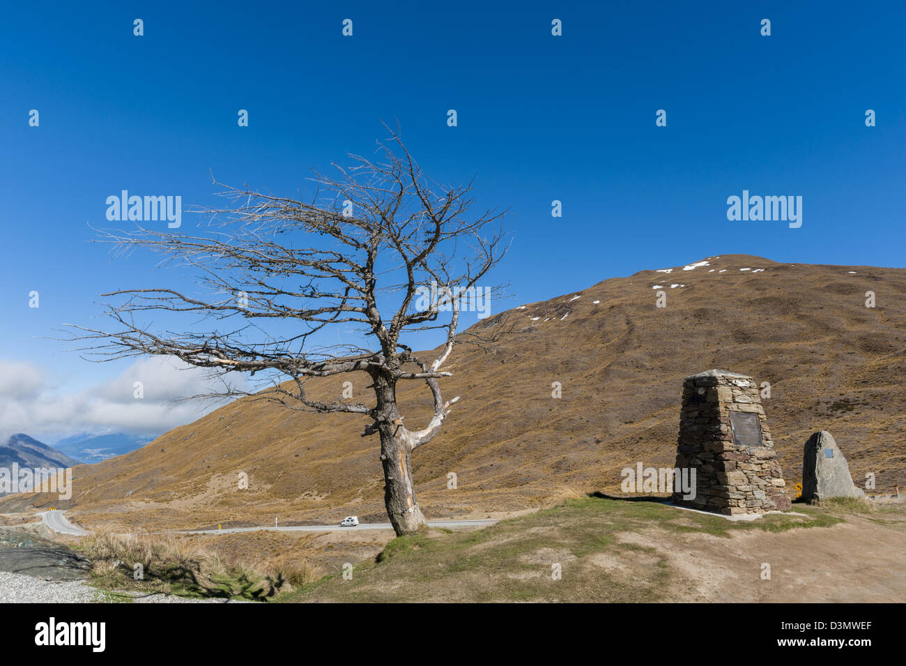 Crown Range Road summit the highest sealed road in New Zealand. South ...