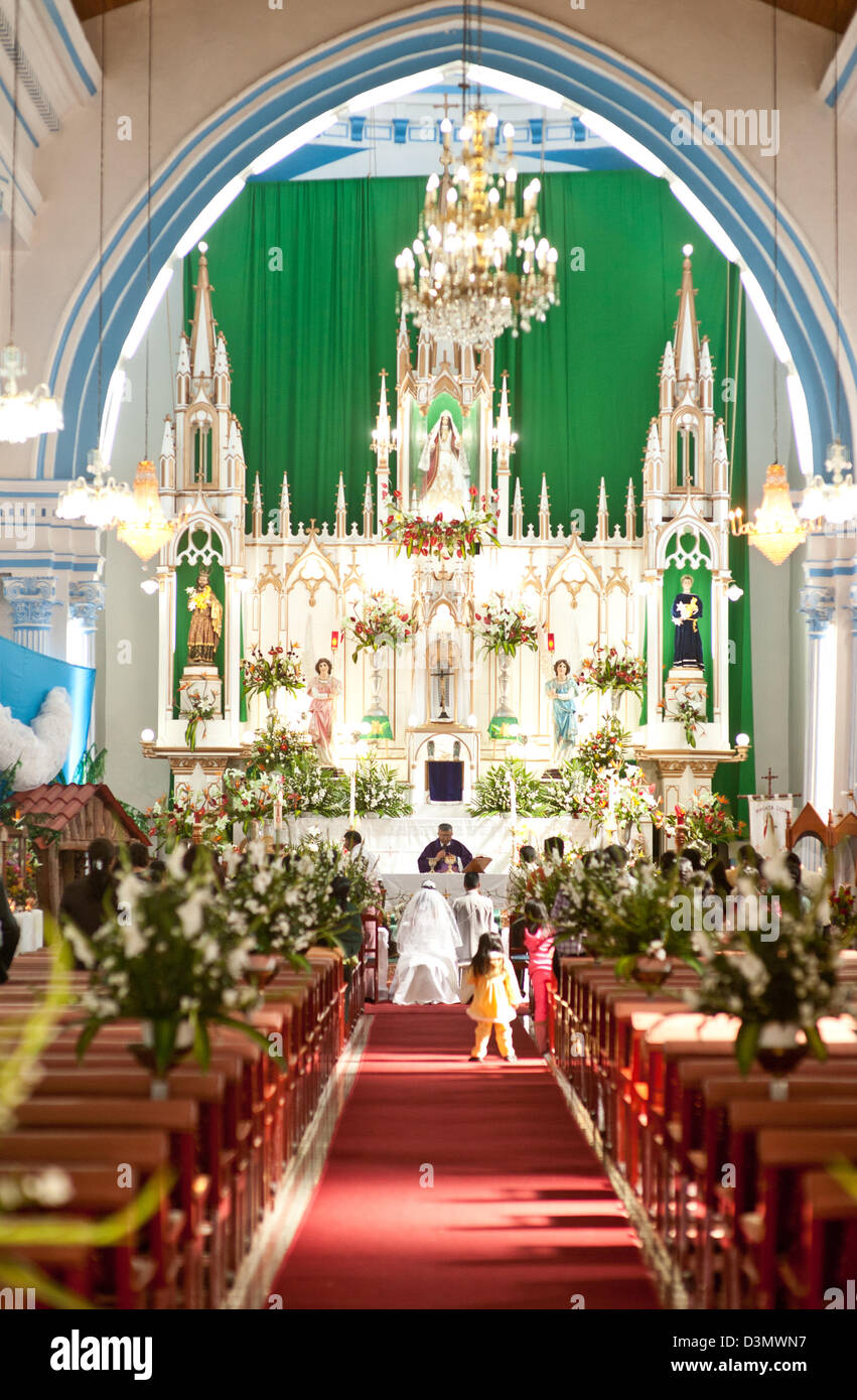 This Is An Image Of A Wedding In A Catholic Church In Mexico Stock Photo Alamy this-is-an-image-of-a-wedding-in-a-catholic-church-in-mexico-stock-photo-alamy