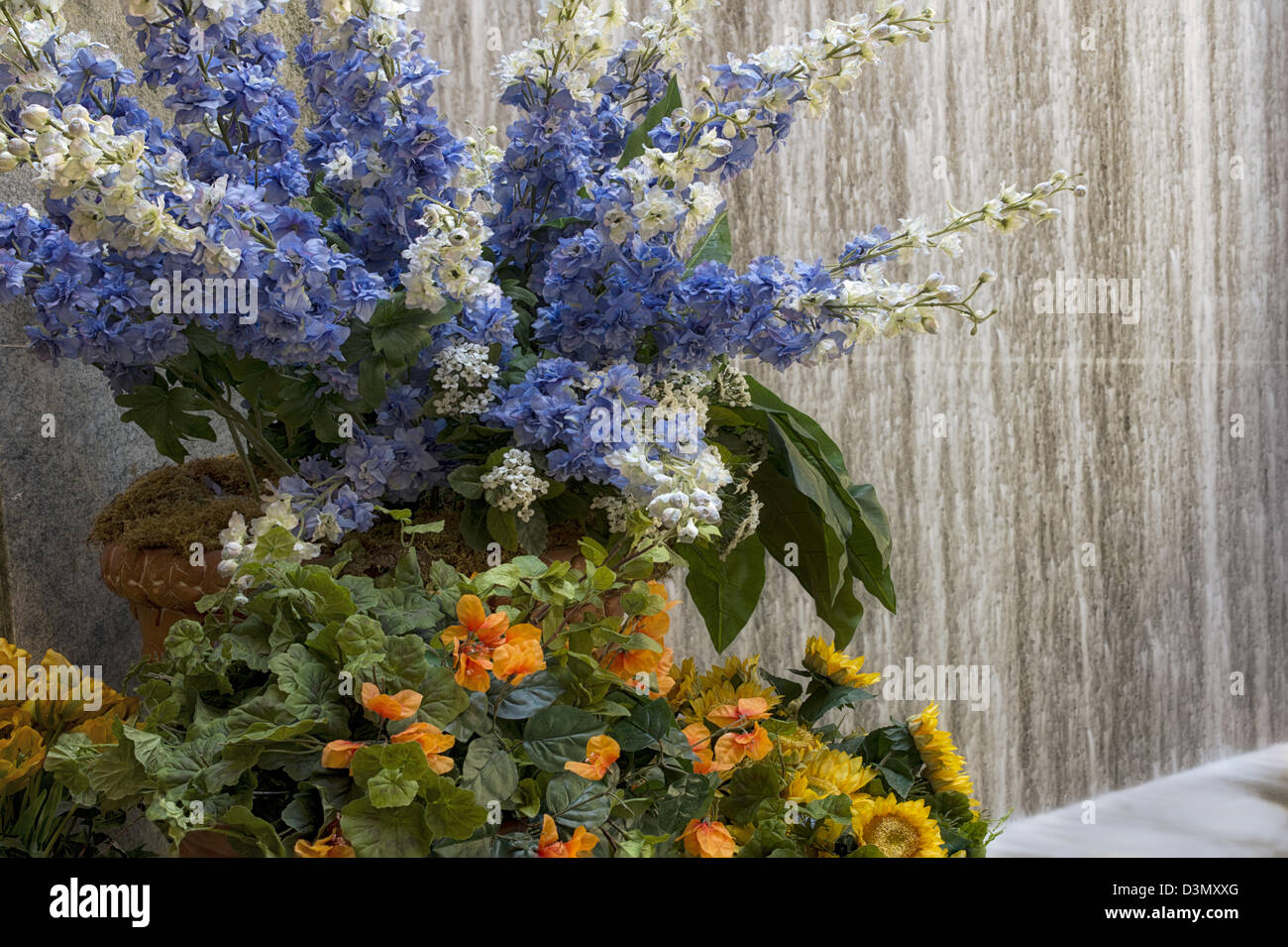 Garden waterfall hi-res stock photography and images - Alamy